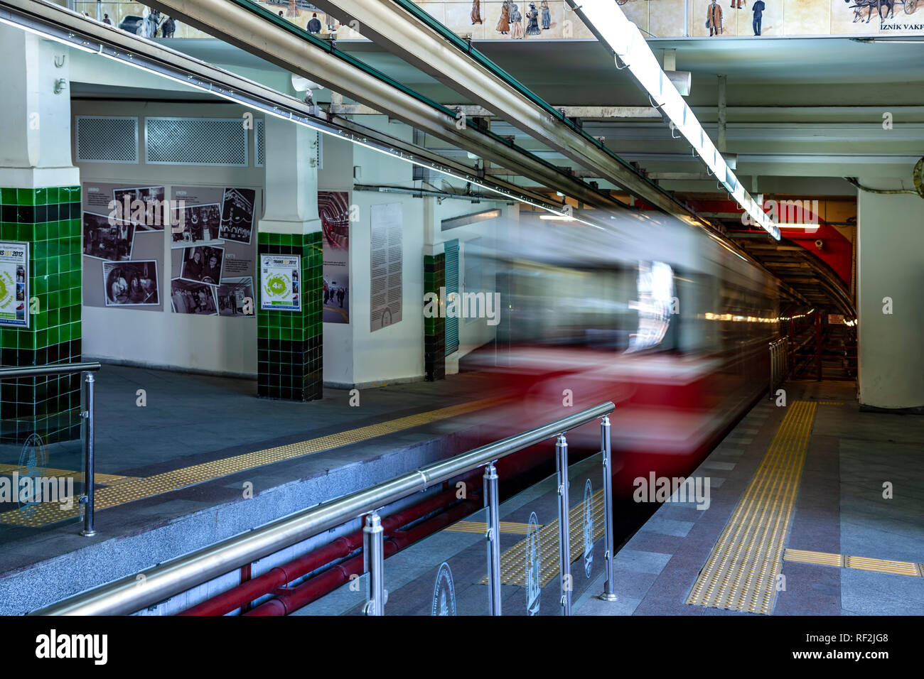 Underground funicular (aka the Tunel), Istanbul, Turkey Stock Photo - Alamy
