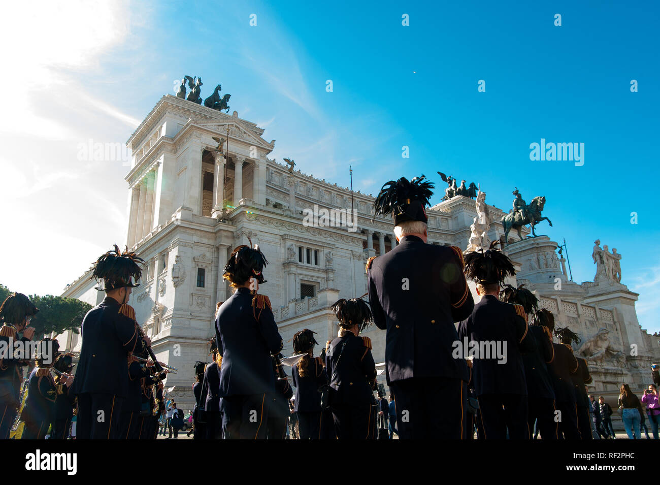 Official italian army hi-res stock photography and images - Alamy