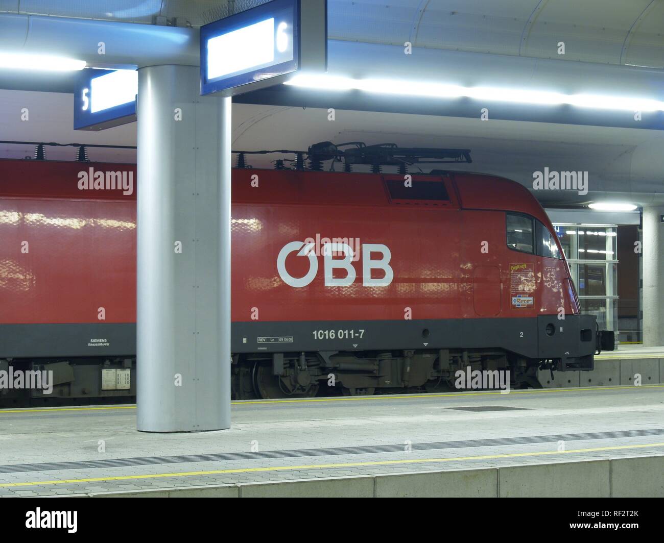ÖBB Personenverkehr - Linz Hauptbahnhof Stock Photo - Alamy