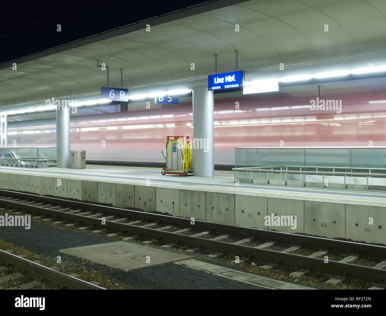Bahnhof linz hi-res stock photography and images - Alamy