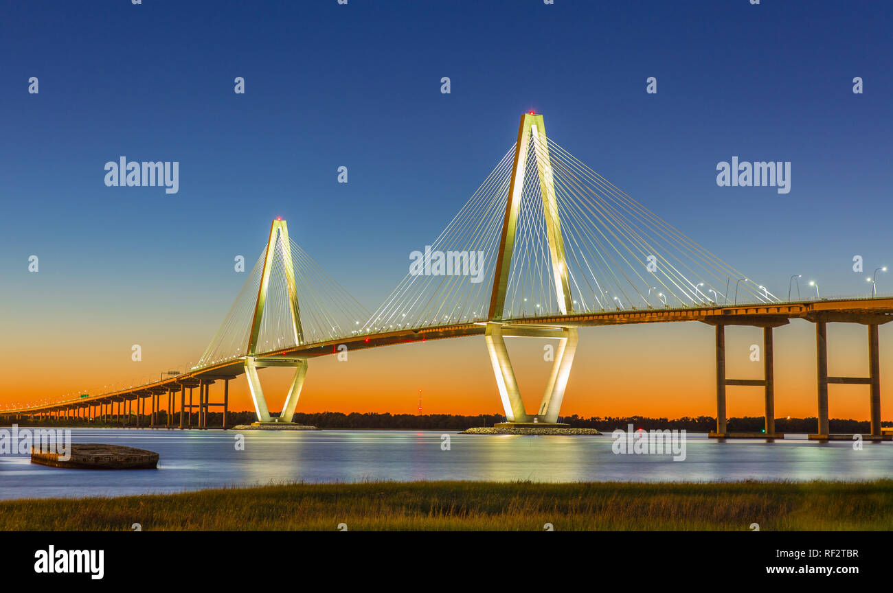 Charleston ravenel bridge sunset hi-res stock photography and images ...