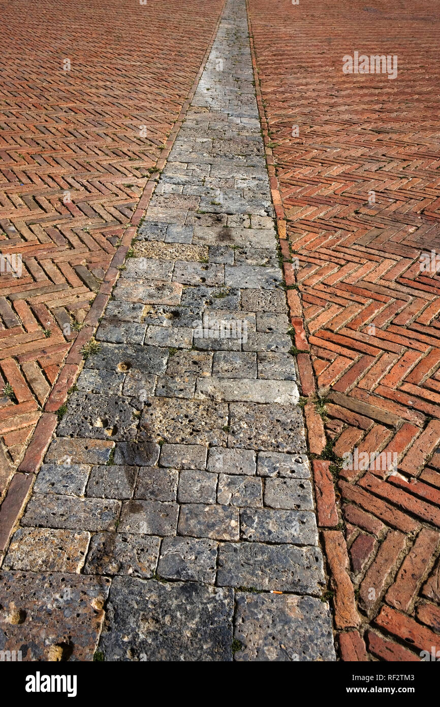 Siena brick pavement hi-res stock photography and images - Alamy