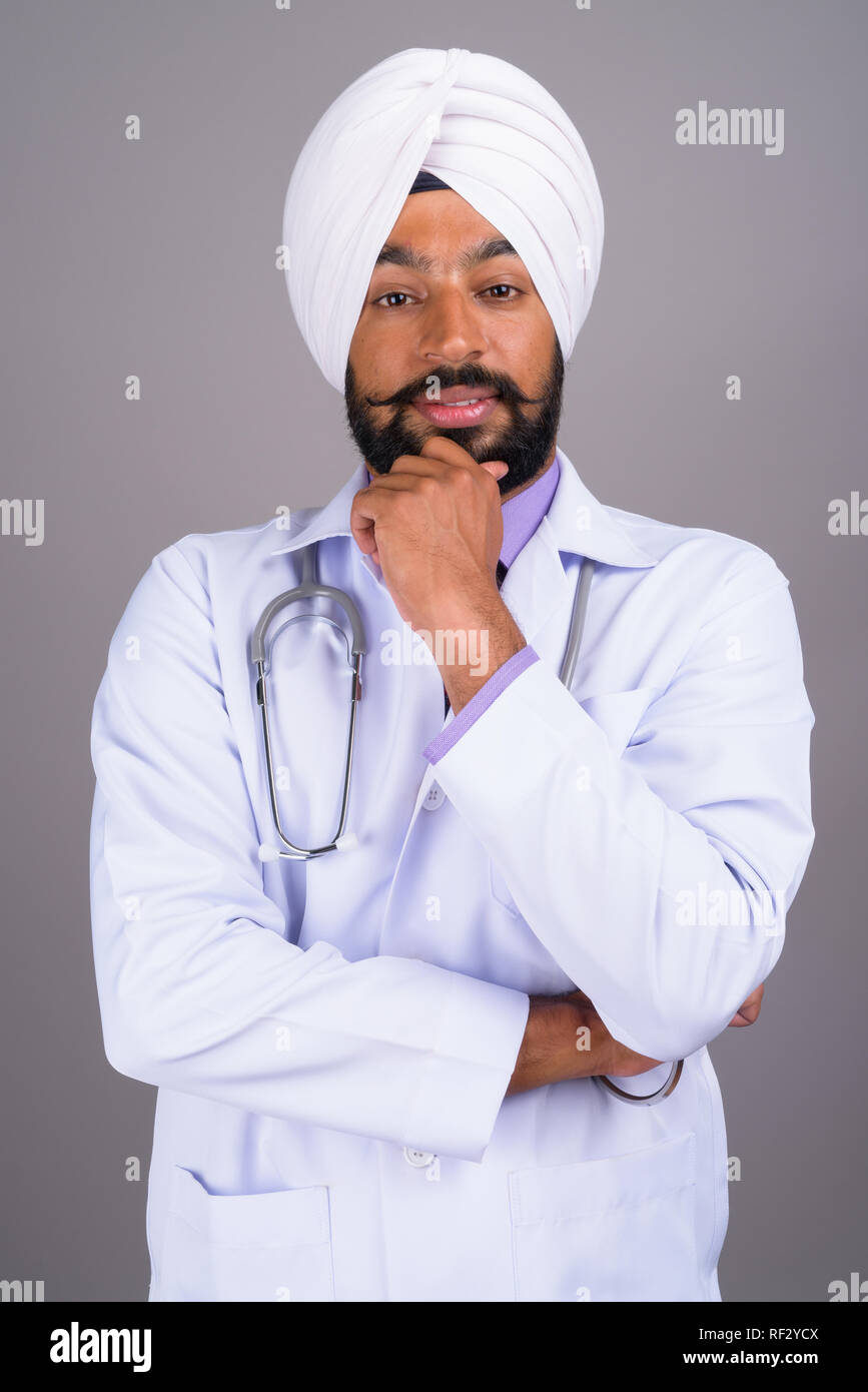 Young sikh man think hi-res stock photography and images - Alamy