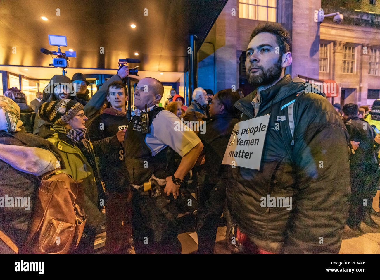 Yemen famine hi-res stock photography and images - Alamy