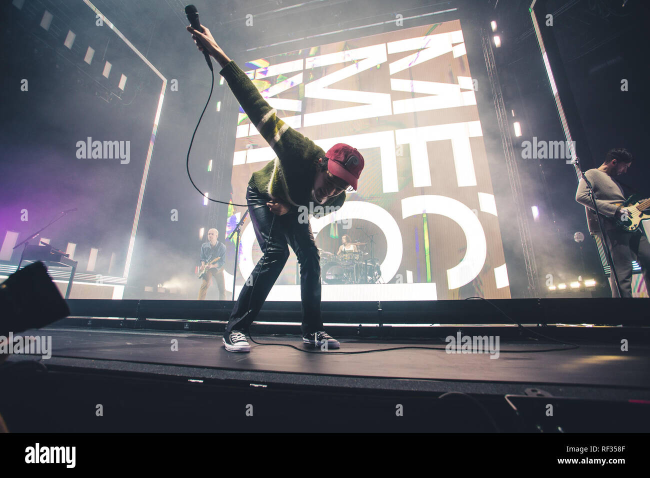 Matty healy performing hi-res stock photography and images - Alamy