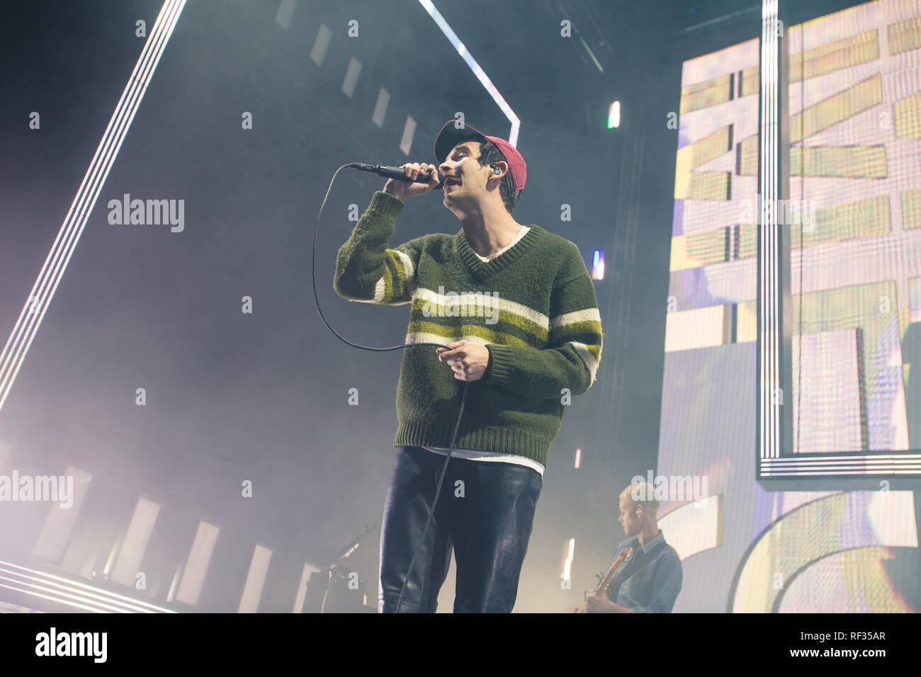 Matty healy performing hi-res stock photography and images - Alamy