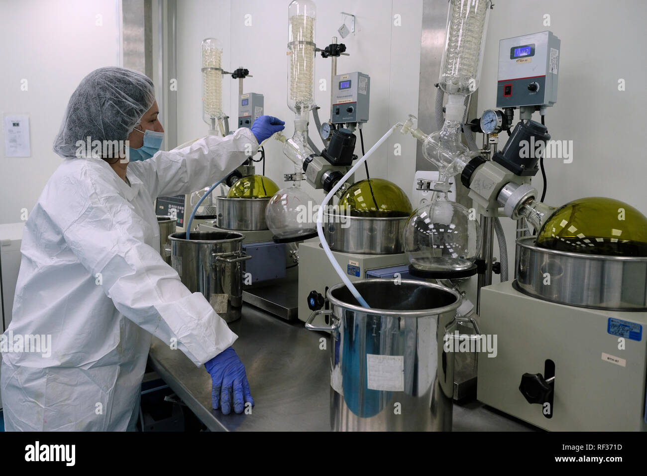 Pharmaceutical products on production hi-res stock photography and ...