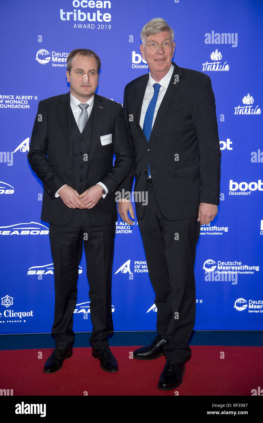 Duesseldorf, Deutschland. 21st Jan, 2019. Ingo WOLFF, right, politician ...