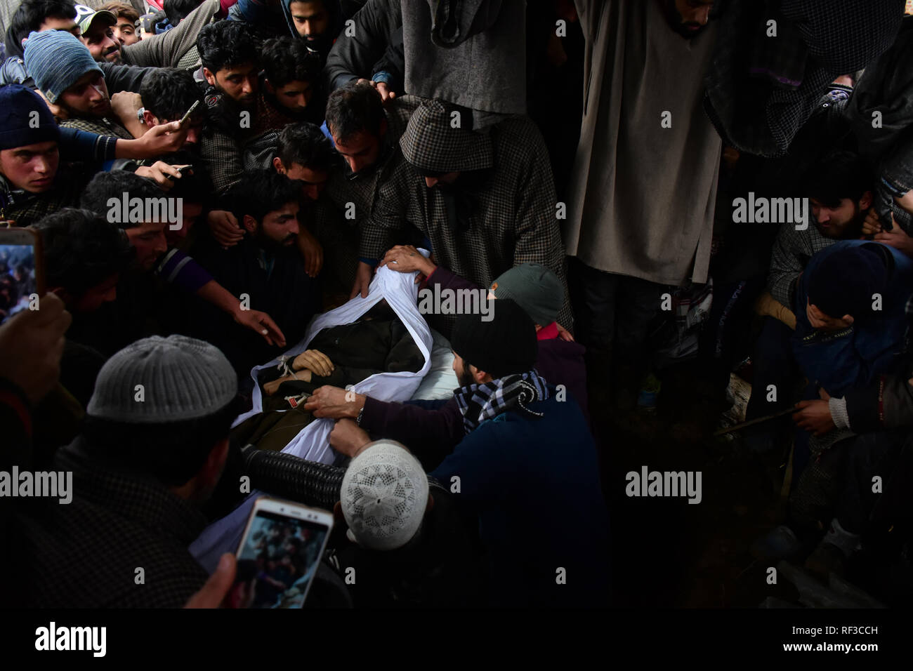 People bury dead body hi-res stock photography and images - Alamy