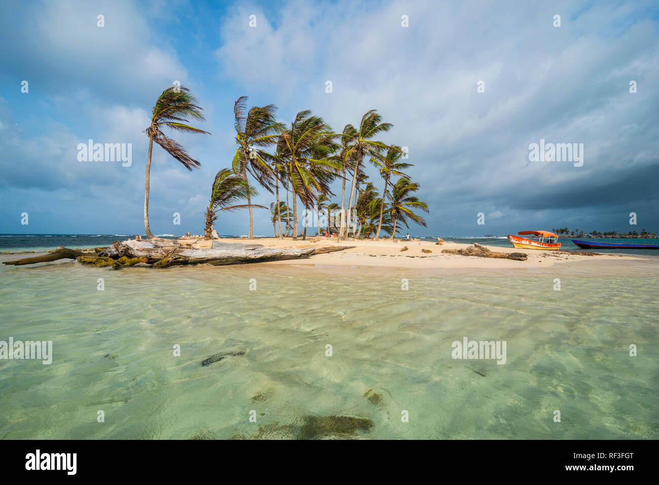 Kuna panama hi-res stock photography and images - Alamy