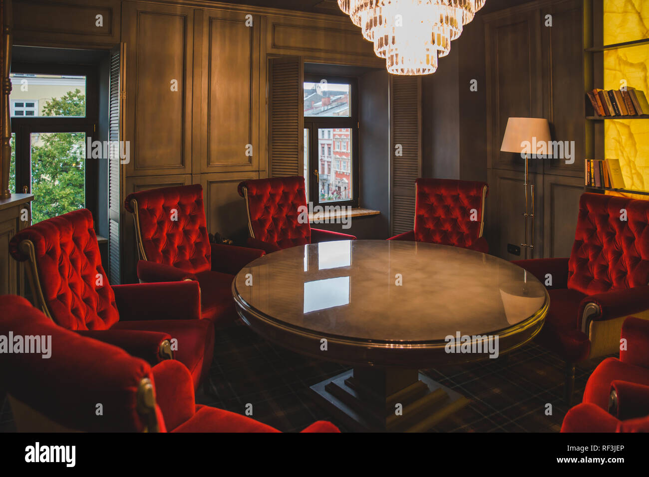 Office chairs around round table hi-res stock photography and images ...