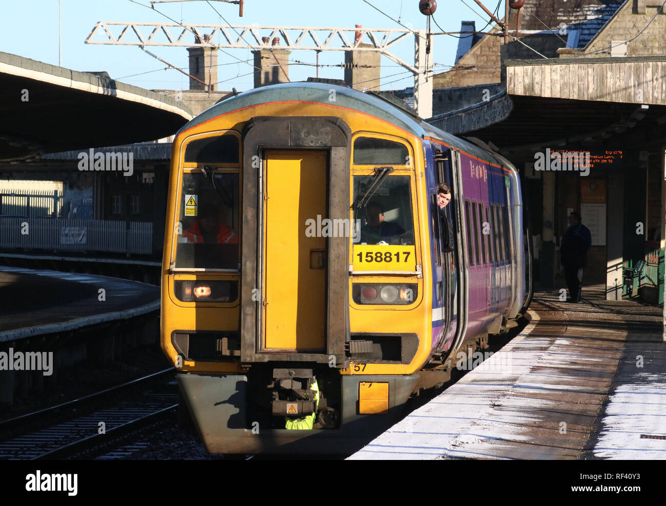 Arriva rail north rail class 158 hi-res stock photography and images ...