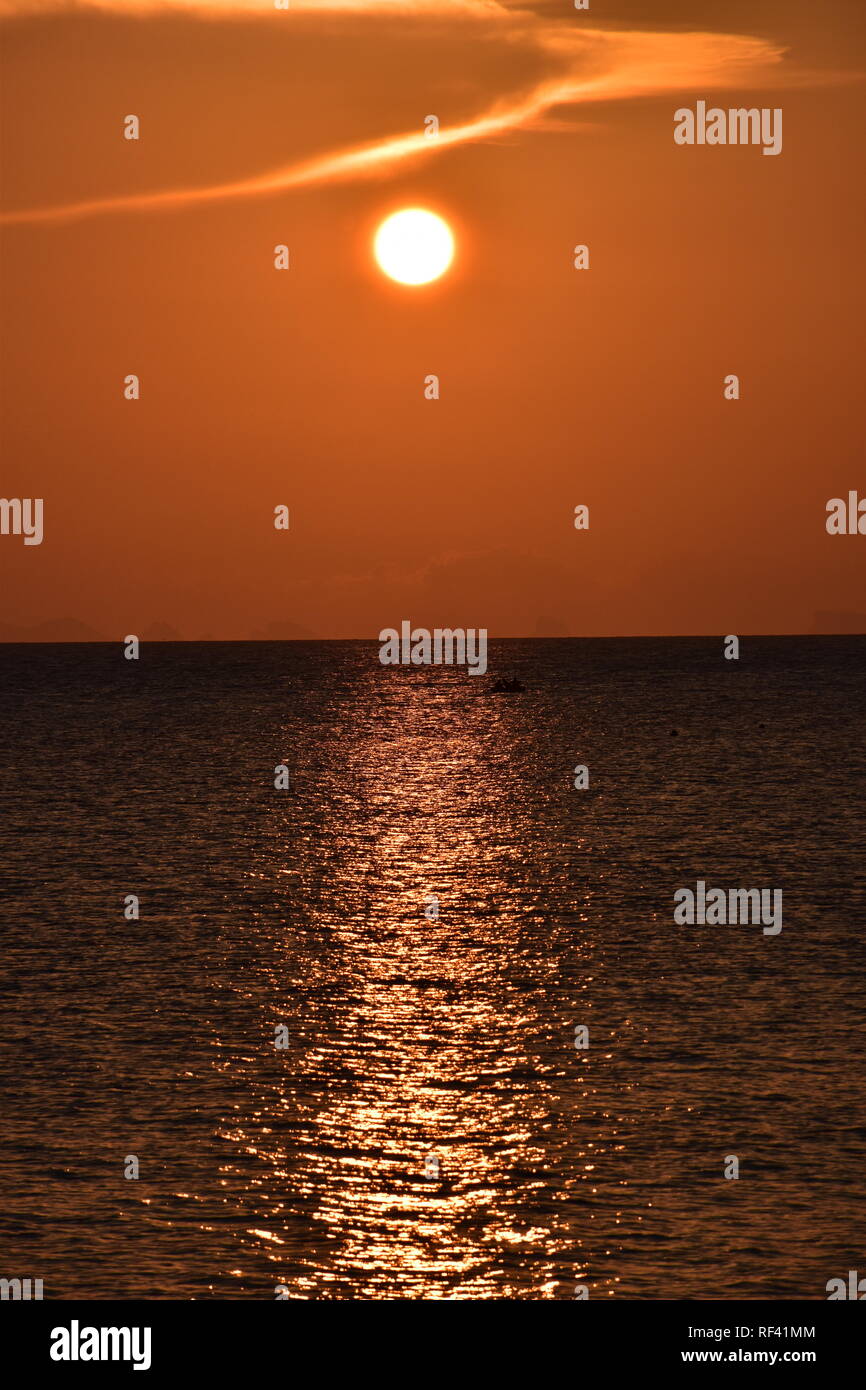Beautiful Sunpath at the waters of Koh Phangan Stock Photo - Alamy