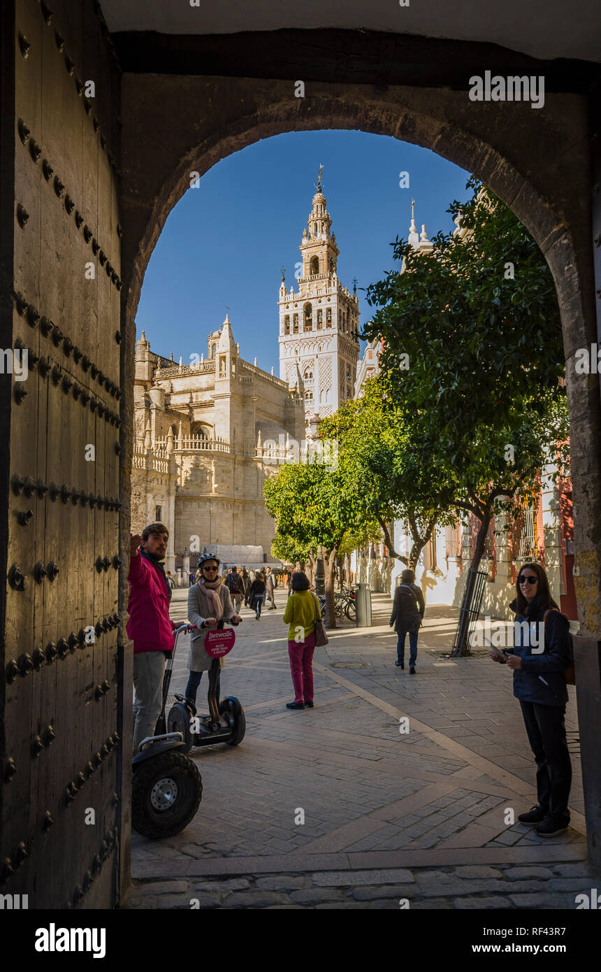 Sevilla catedral hi-res stock photography and images - Alamy