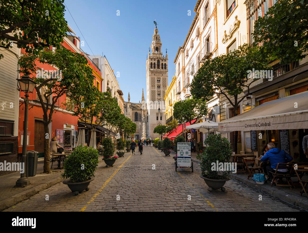 Seville street view hi-res stock photography and images - Alamy