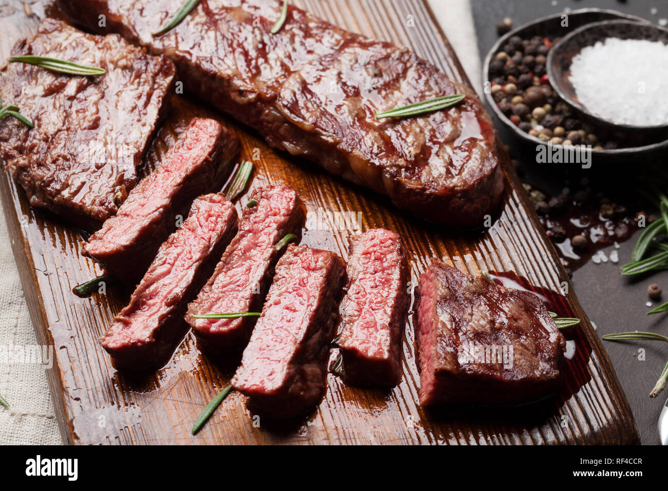 Top blade roast hi-res stock photography and images - Alamy