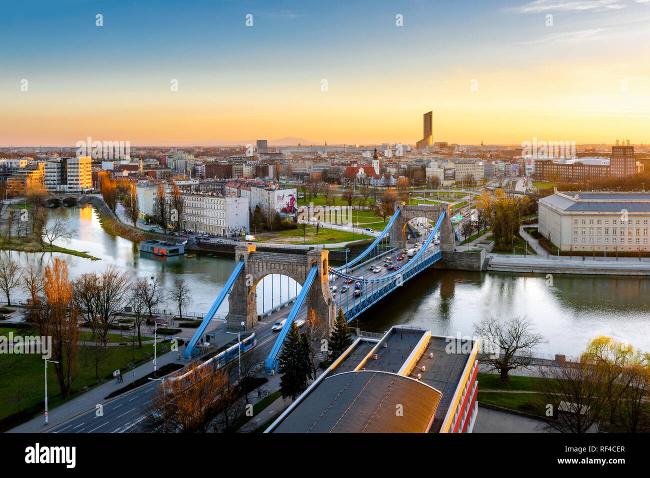 Long exposure bridge top view hi-res stock photography and images - Alamy