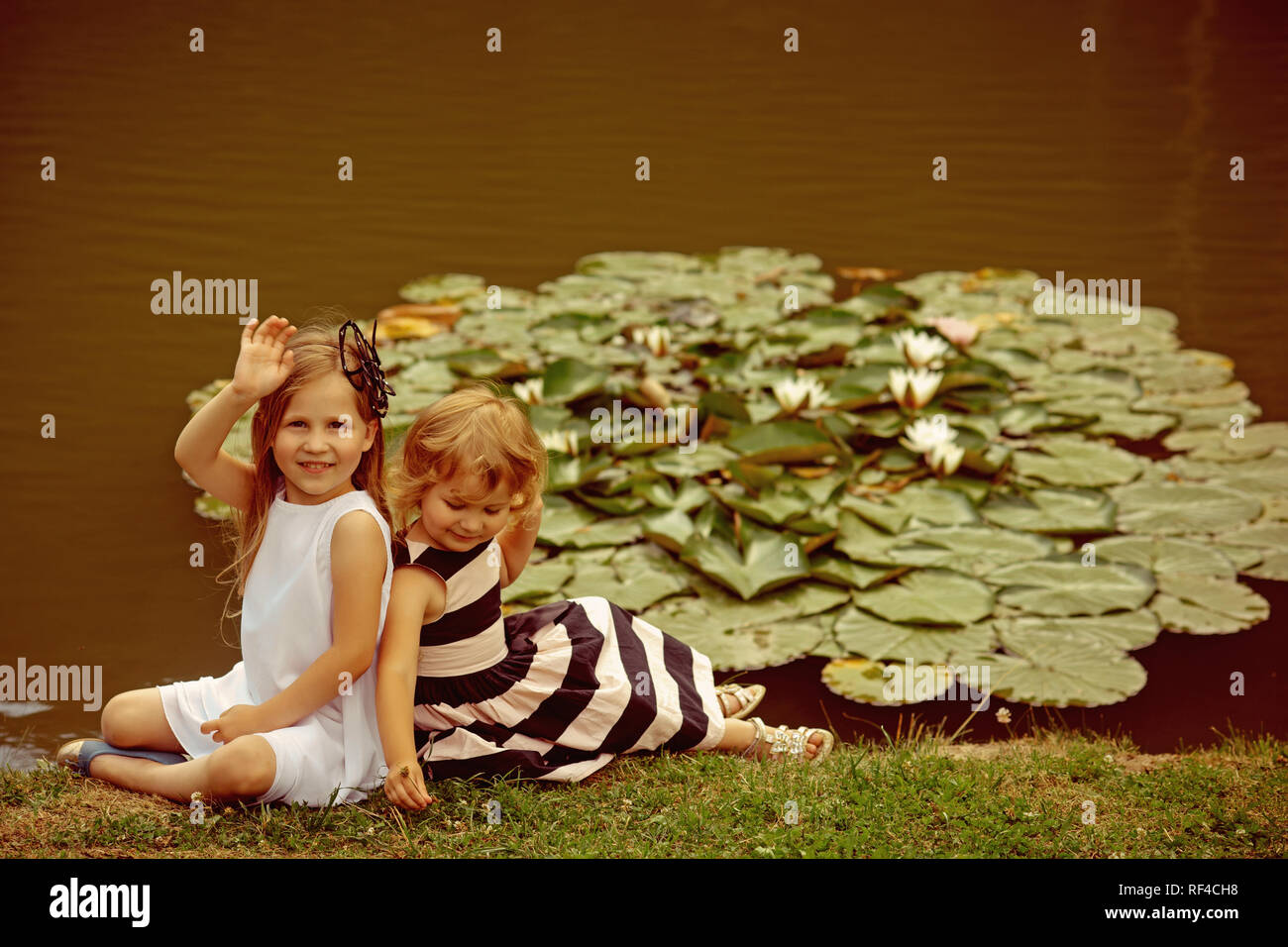 Child hand gesture wave hi-res stock photography and images - Alamy