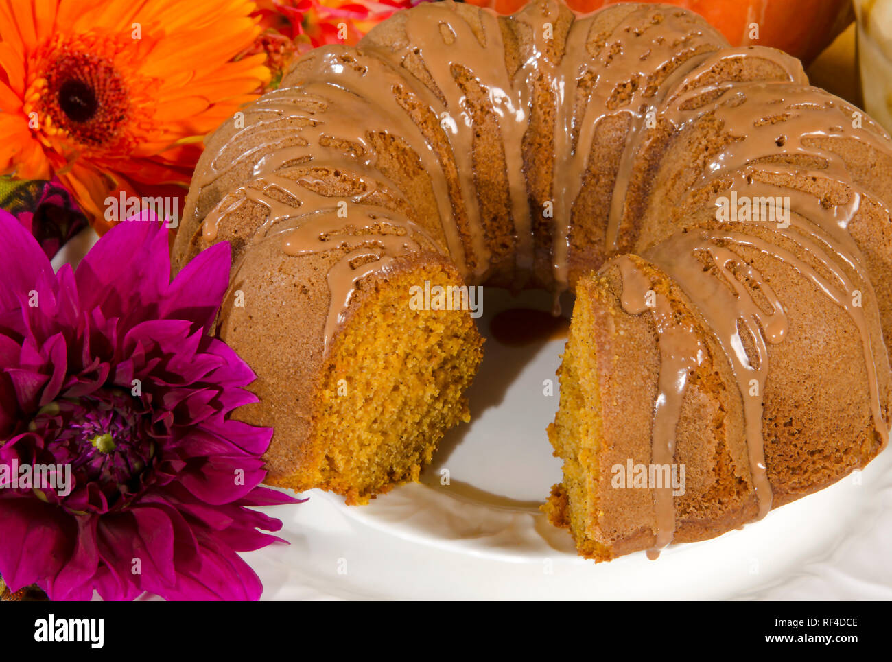 Refreshing pound cake hi-res stock photography and images - Alamy