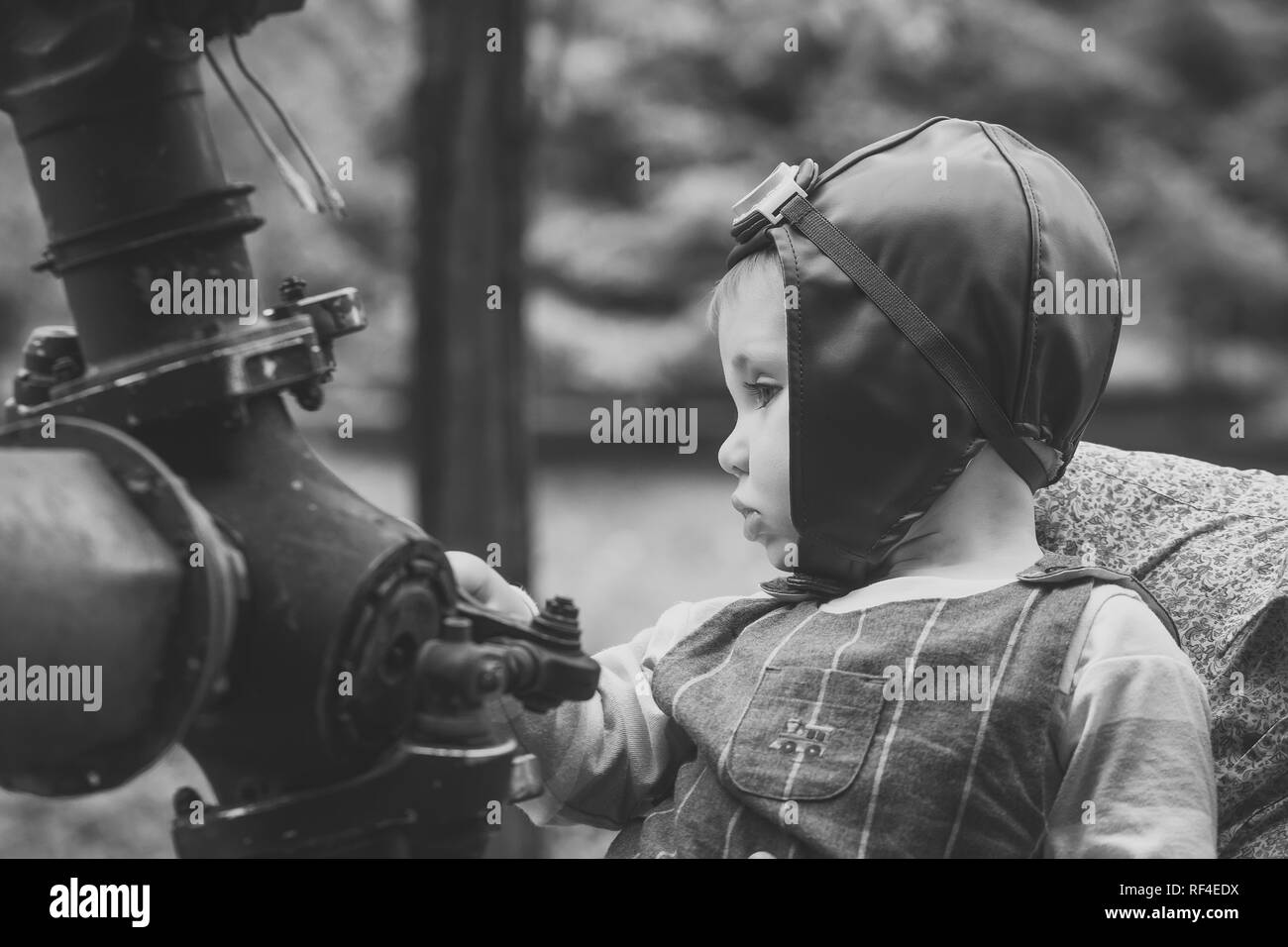 Aviator gear hi-res stock photography and images - Alamy