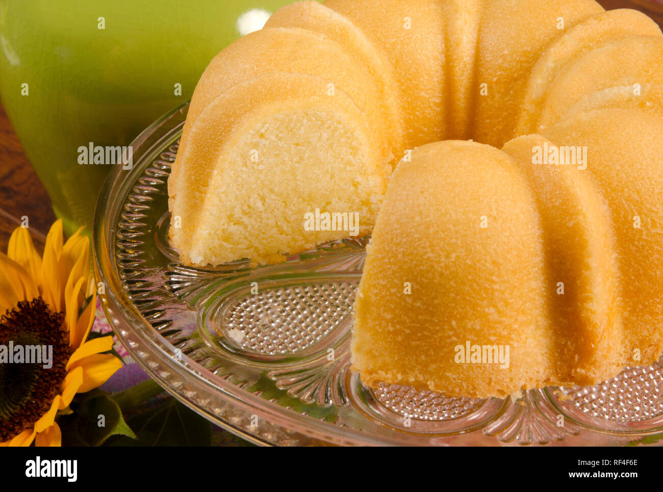 Refreshing pound cake hi-res stock photography and images - Alamy