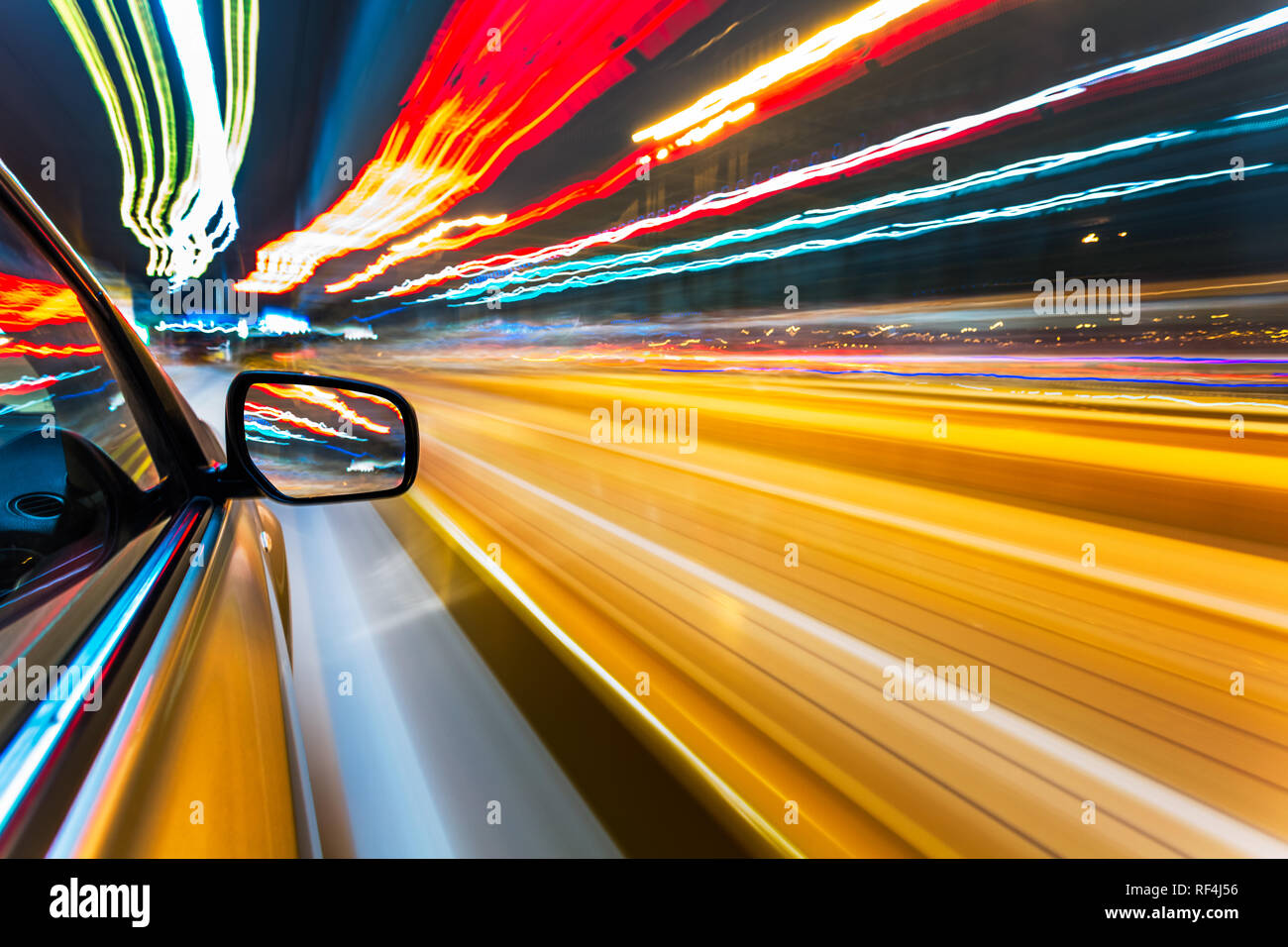 Car going around a corner hi-res stock photography and images - Alamy