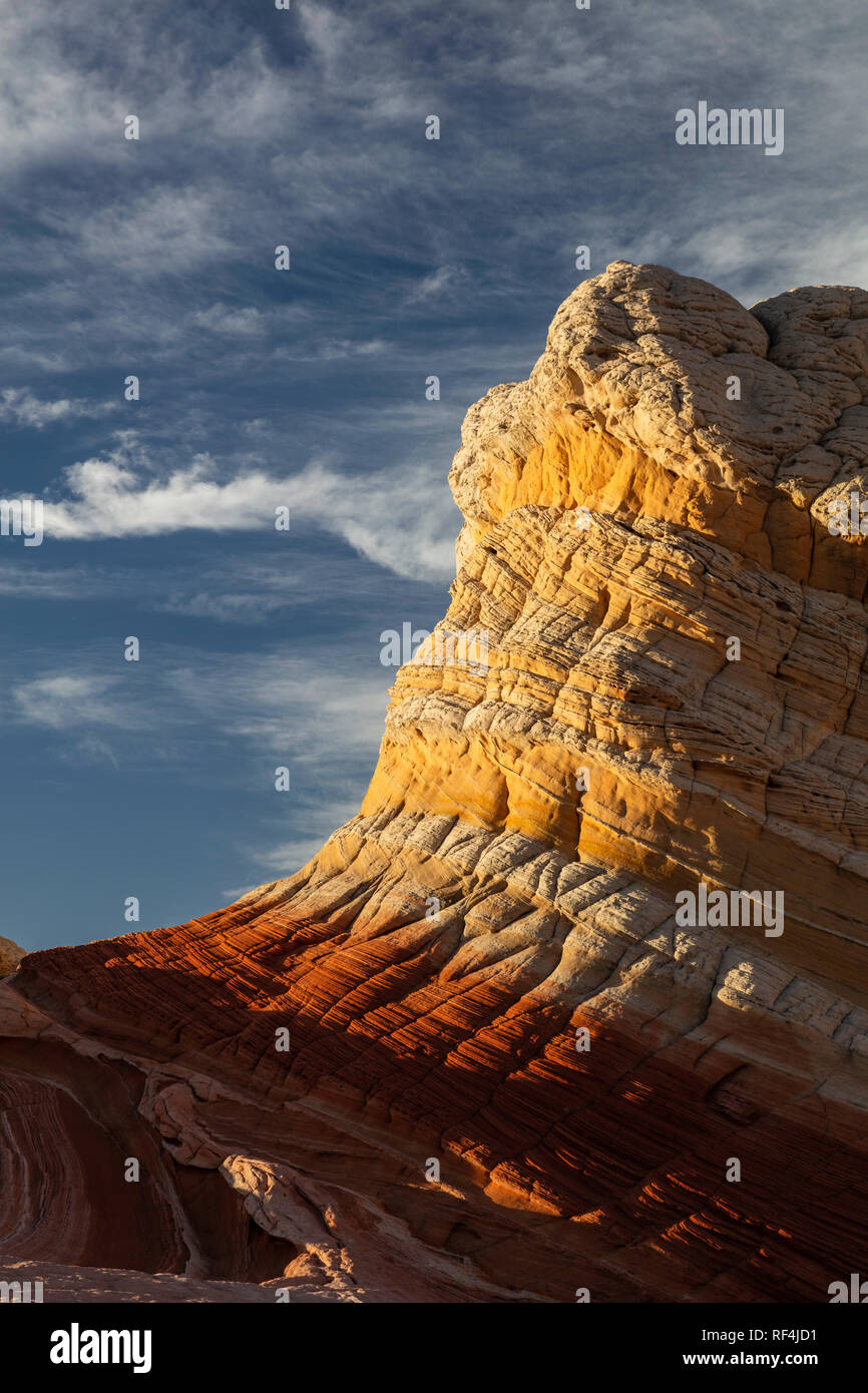 Striped rocks hi-res stock photography and images - Alamy