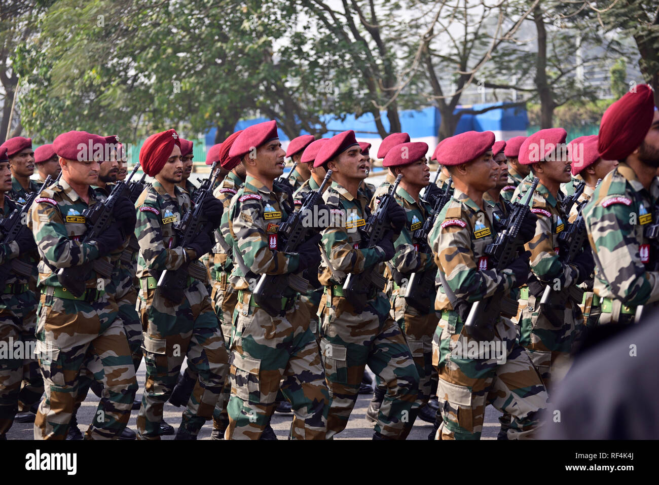 Indian army equipment hi-res stock photography and images - Alamy