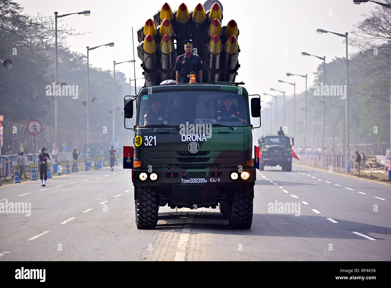 India indian army truck transport hi-res stock photography and images ...
