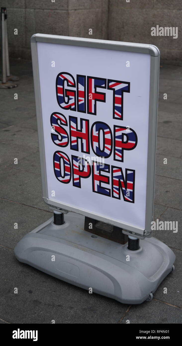 Macklemore thrift shop hi-res stock photography and images - Alamy