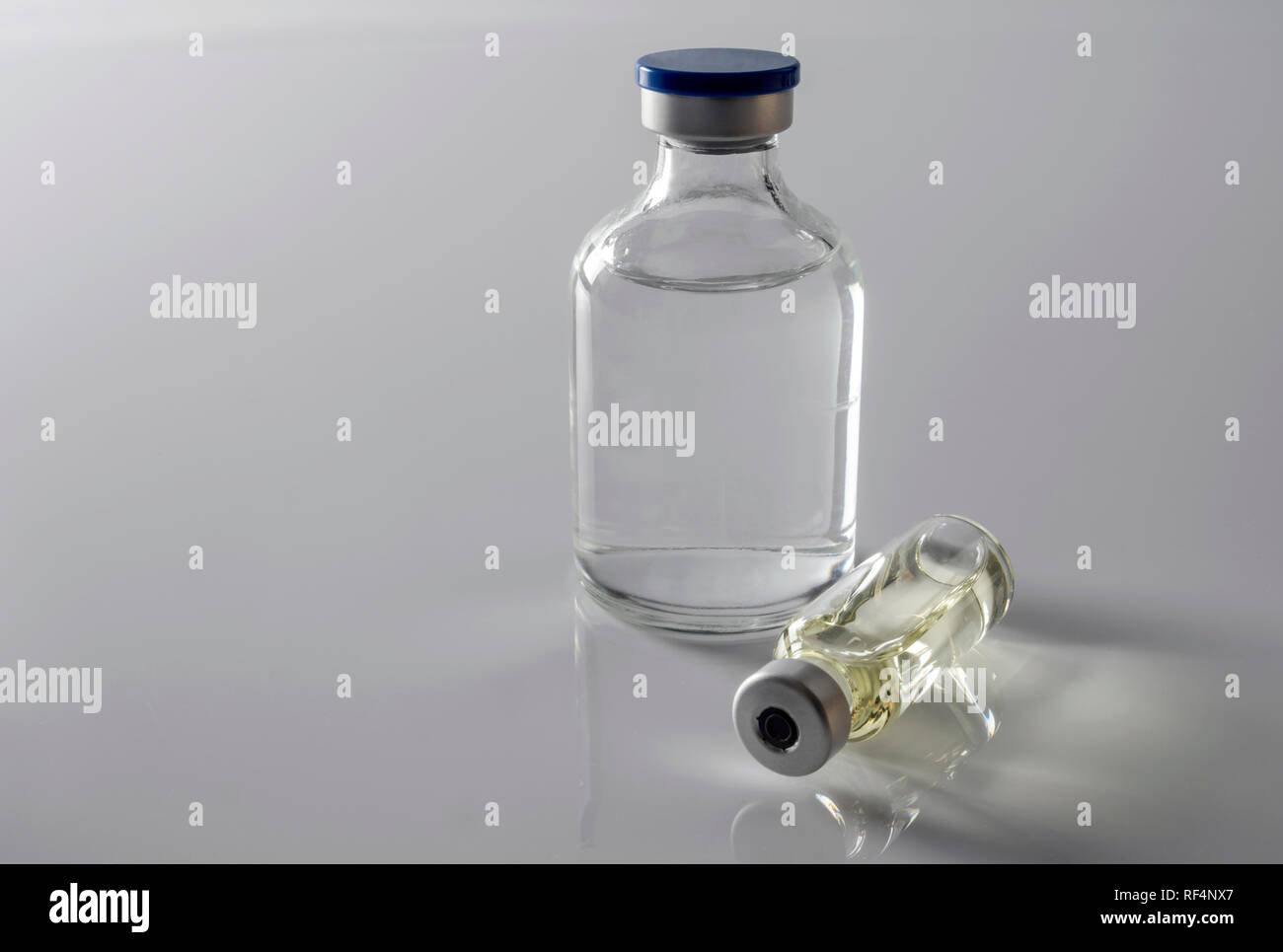 Vials isolated hi-res stock photography and images - Alamy