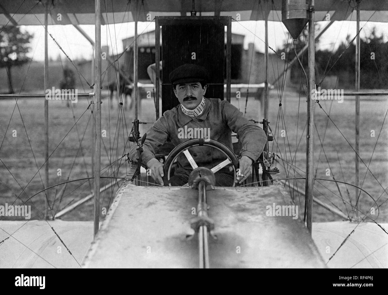 Plane 1910 Black and White Stock Photos & Images - Alamy