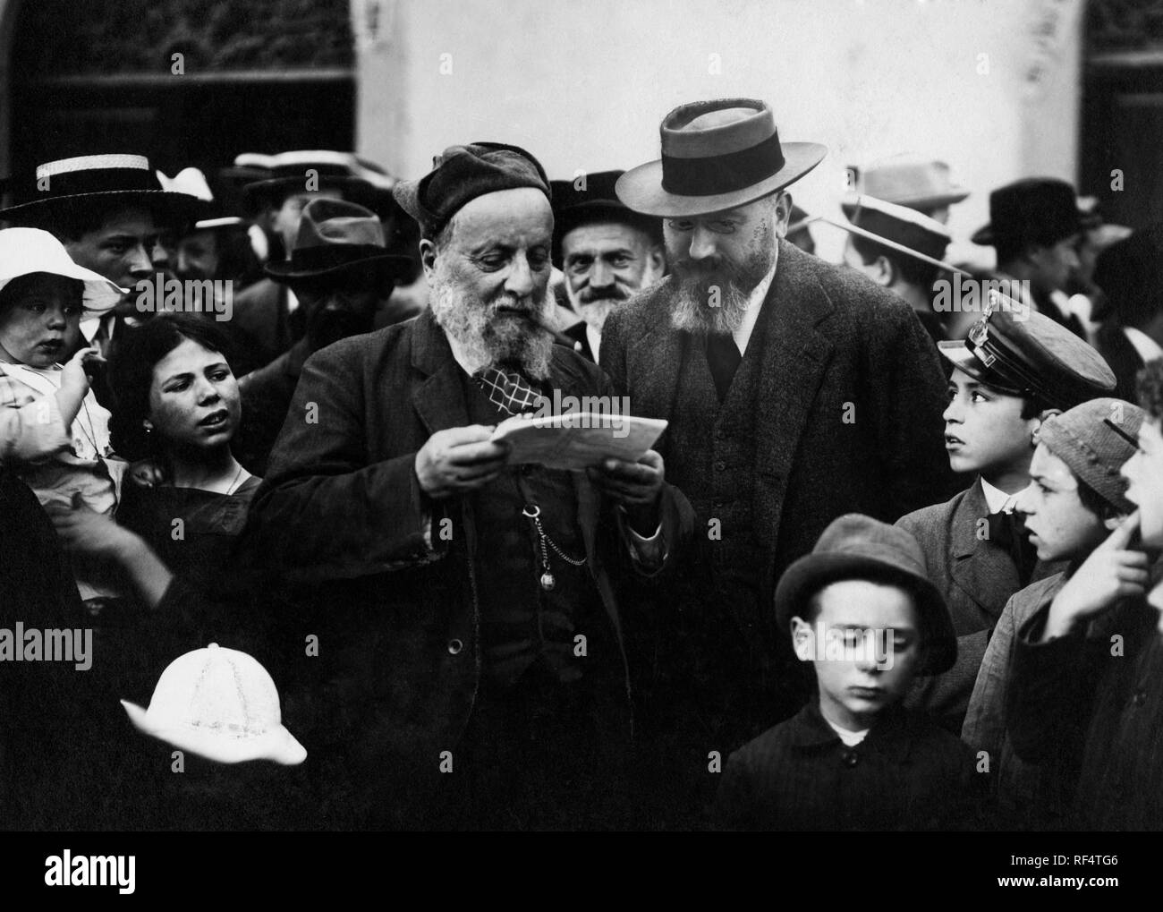 Poster di personaggi hi-res stock photography and images - Alamy