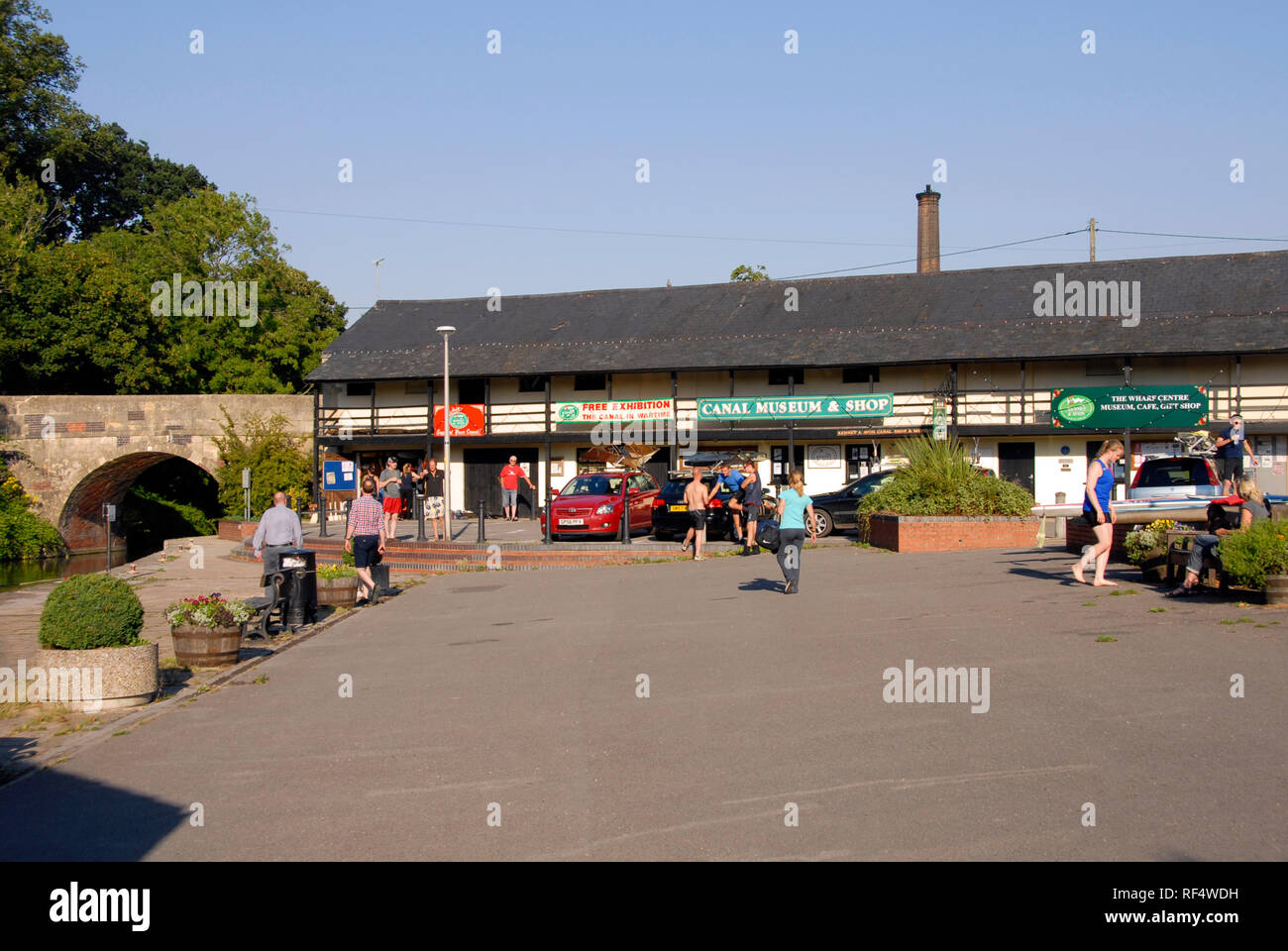 Devizes canal museum and shop, Devizes, Wiltshire, England Stock Photo ...