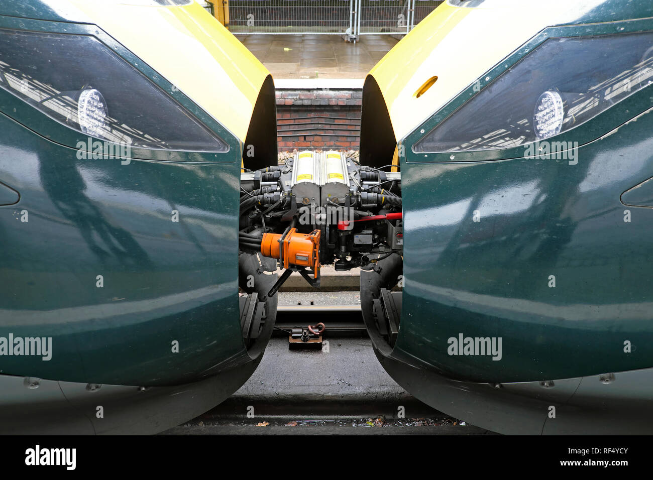 Class 800 coupling hi-res stock photography and images - Alamy