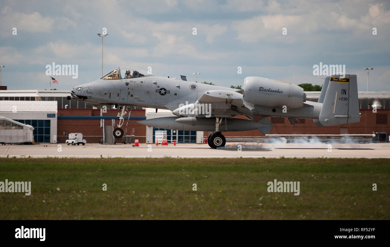 U.S. Airmen with the Indiana Air National Guard return home to waiting ...