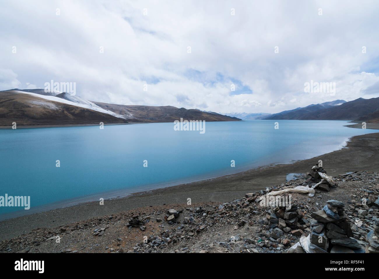 clean landscape in tibet china Stock Photo - Alamy