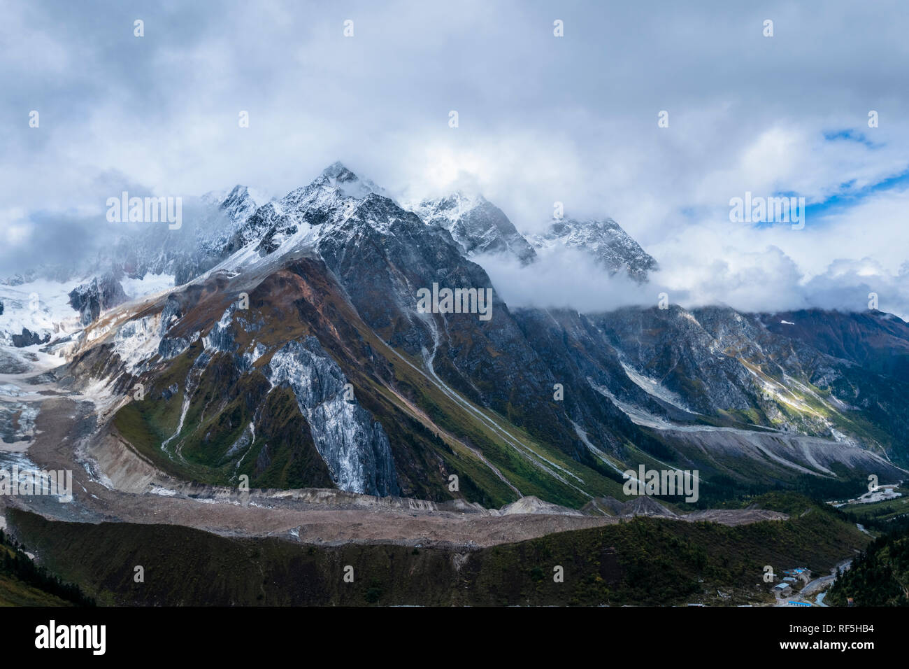 mountain ridge, landscape in tibet china Stock Photo - Alamy