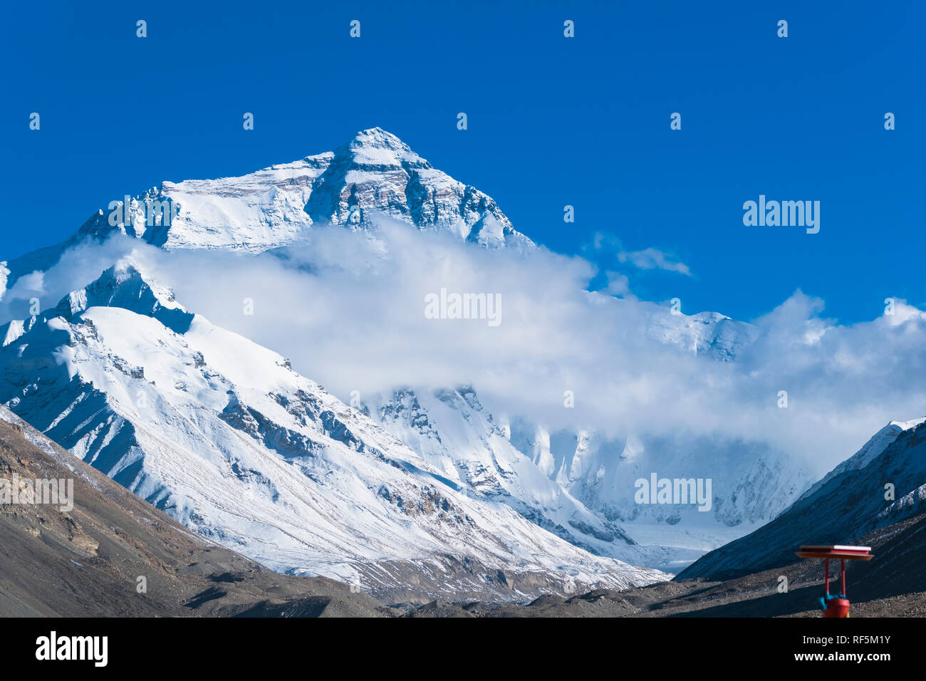 mountain ridge, landscape in tibet china Stock Photo - Alamy