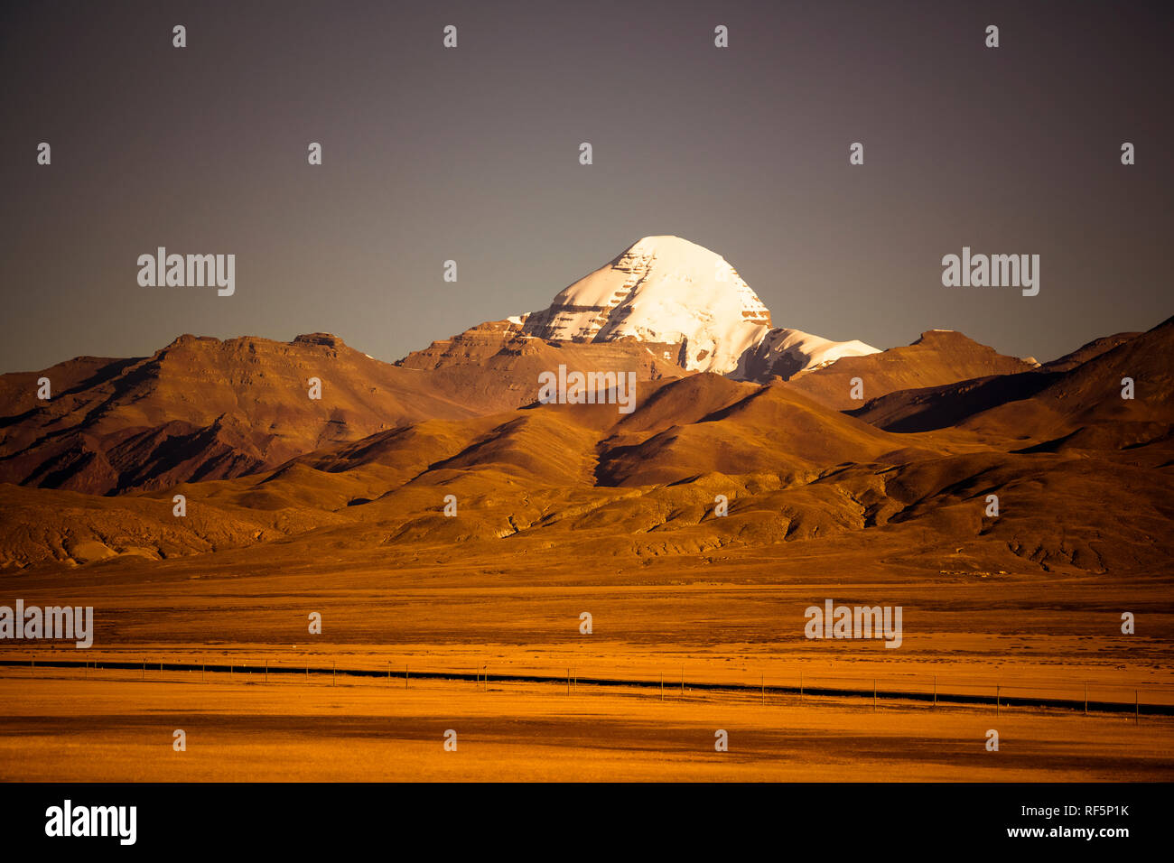 mountain ridge, landscape in tibet china Stock Photo - Alamy