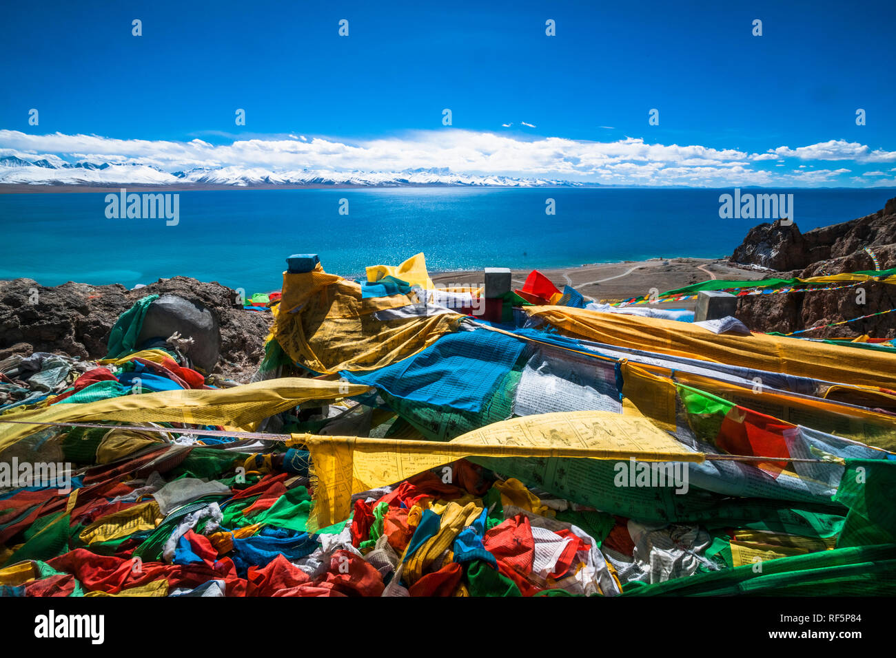 Buddhist Script Flag, landscape in tibet china Stock Photo - Alamy
