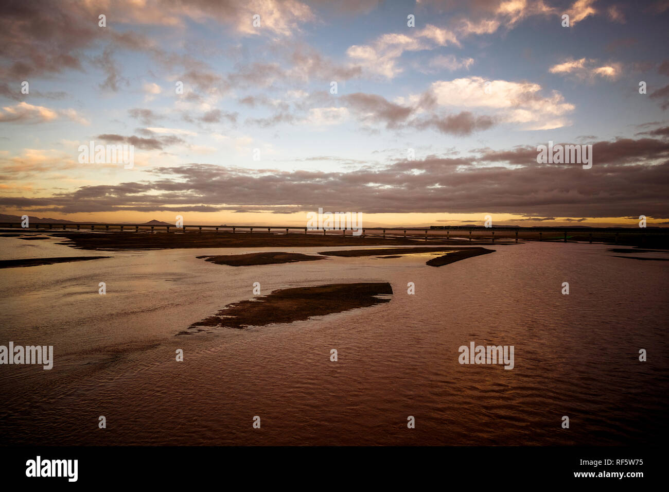 Qinghai tibet railway hi-res stock photography and images - Alamy Qinghai tibet railway hi-res stock photography and images - Alamy