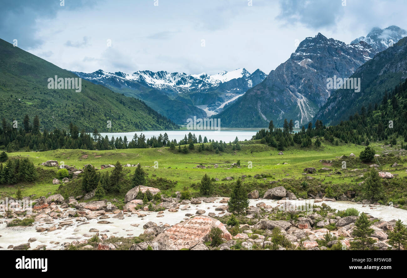 clean landscape in tibet china Stock Photo - Alamy