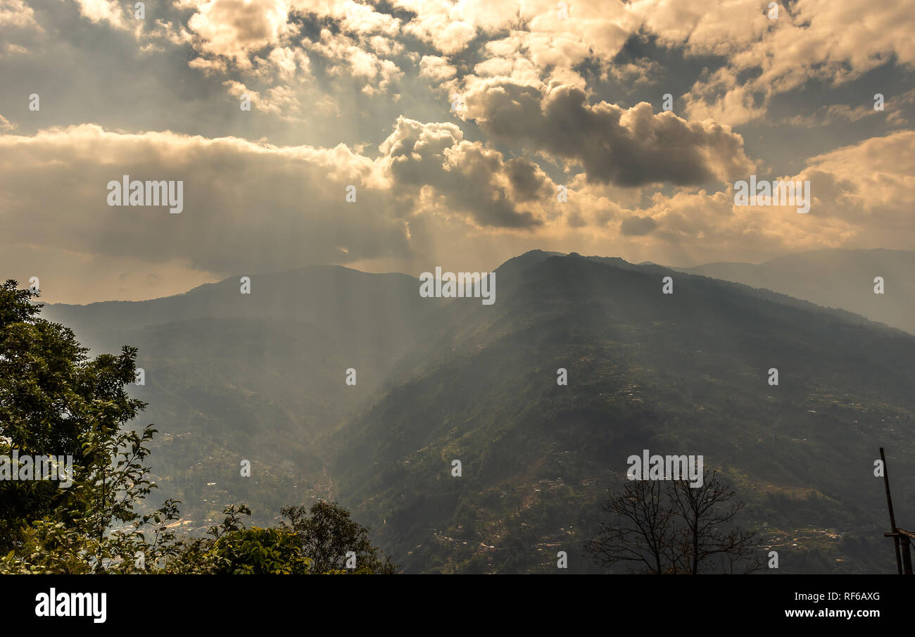 Rays sunshine over mountains hi-res stock photography and images - Alamy