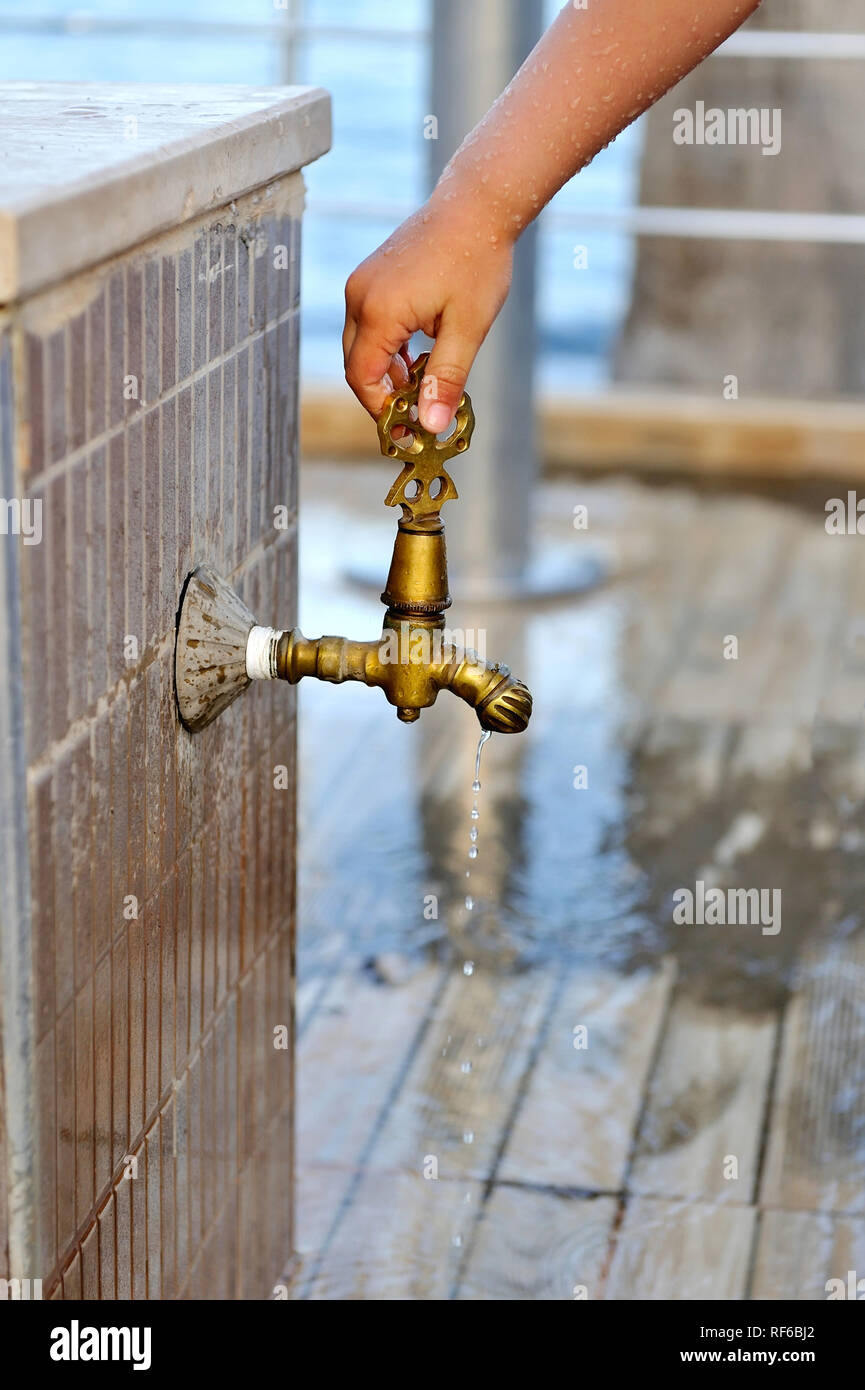 Old outside garden tap hi-res stock photography and images - Alamy