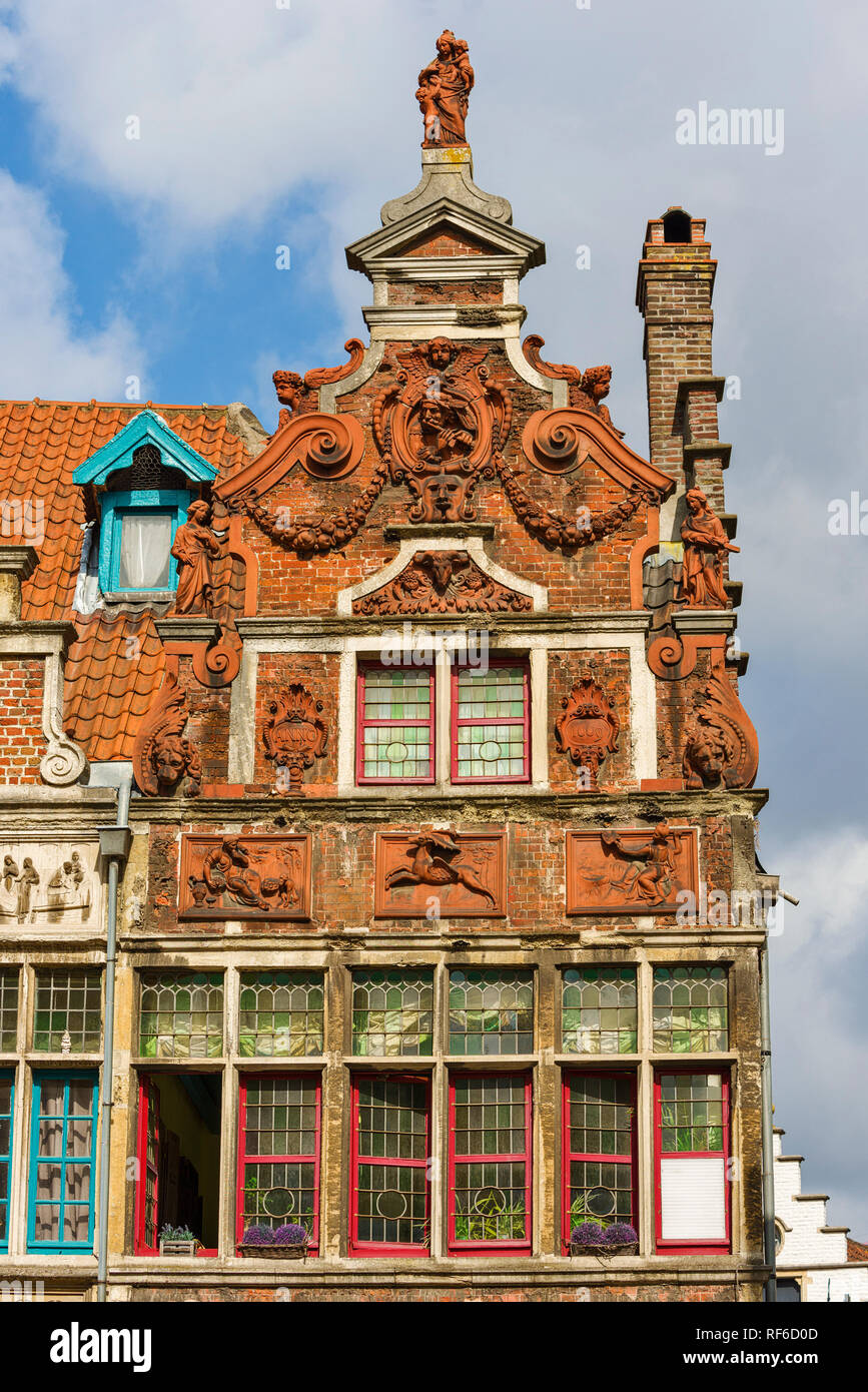 Ornate medieval house, in the famous Patershol neighborhood in Ghent ...