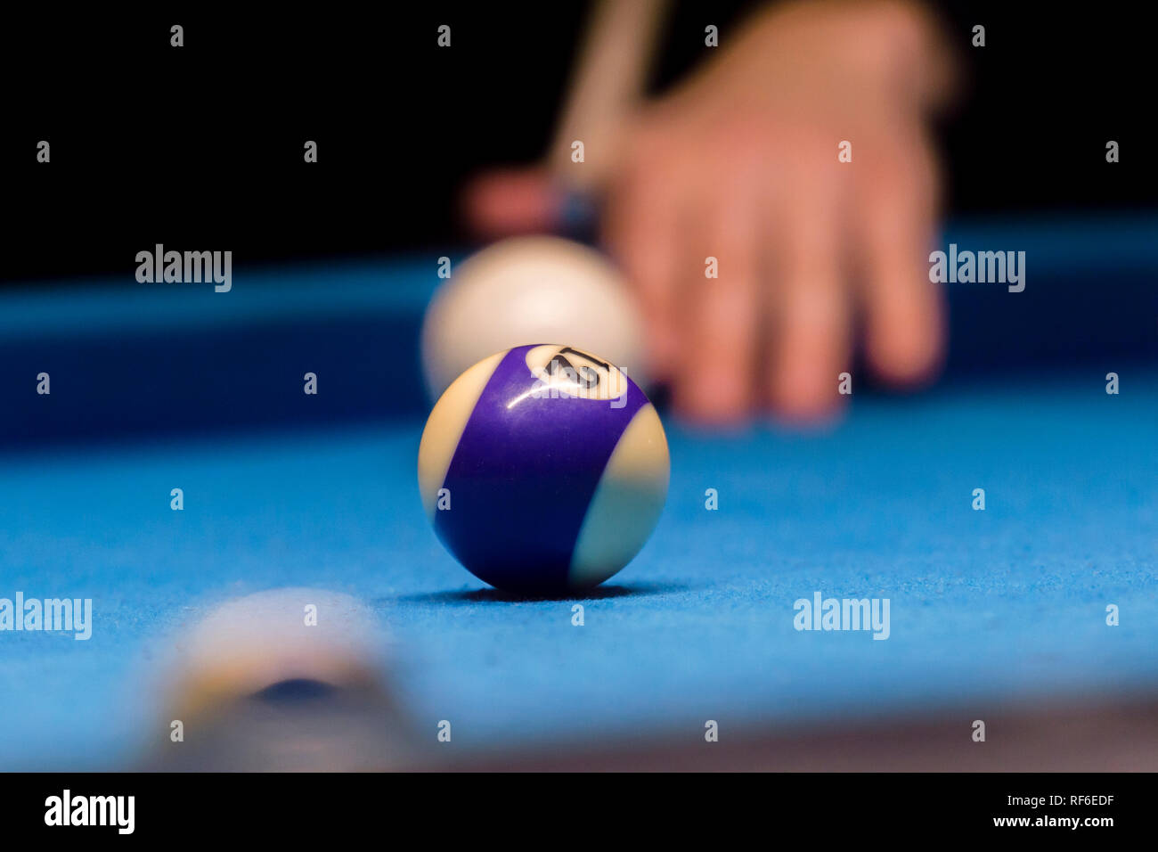 Blue billiards table hi-res stock photography and images - Alamy