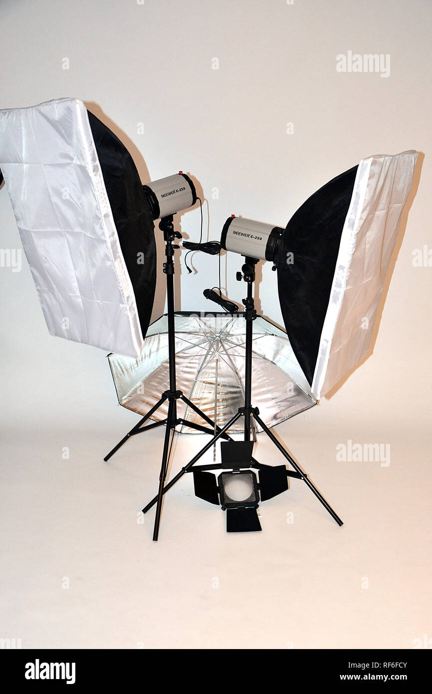 Soft boxes hi-res stock photography and images - Alamy