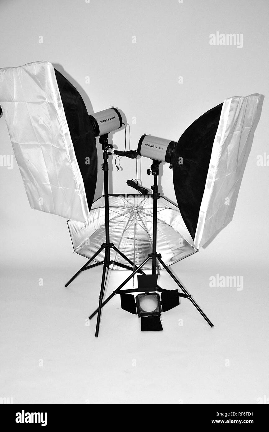 Camera equipment lights hi-res stock photography and images - Alamy