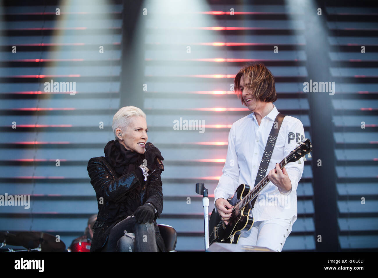 Per gessle and marie fredriksson hi-res stock photography and images ...